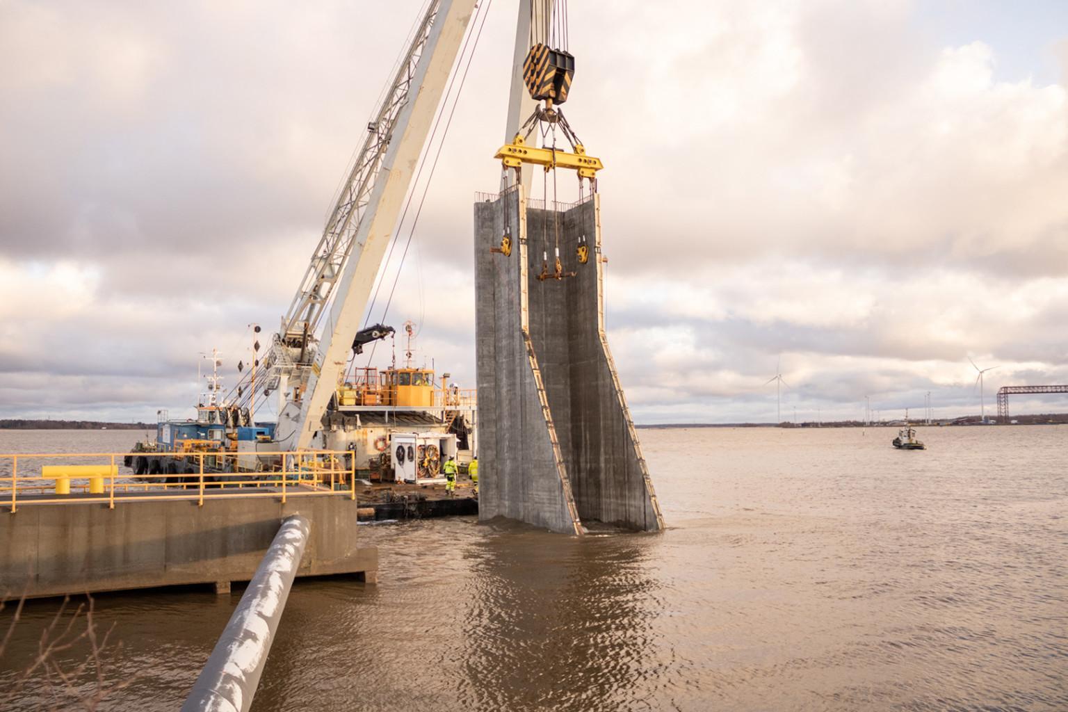 New piers are under construction | Port of Pori